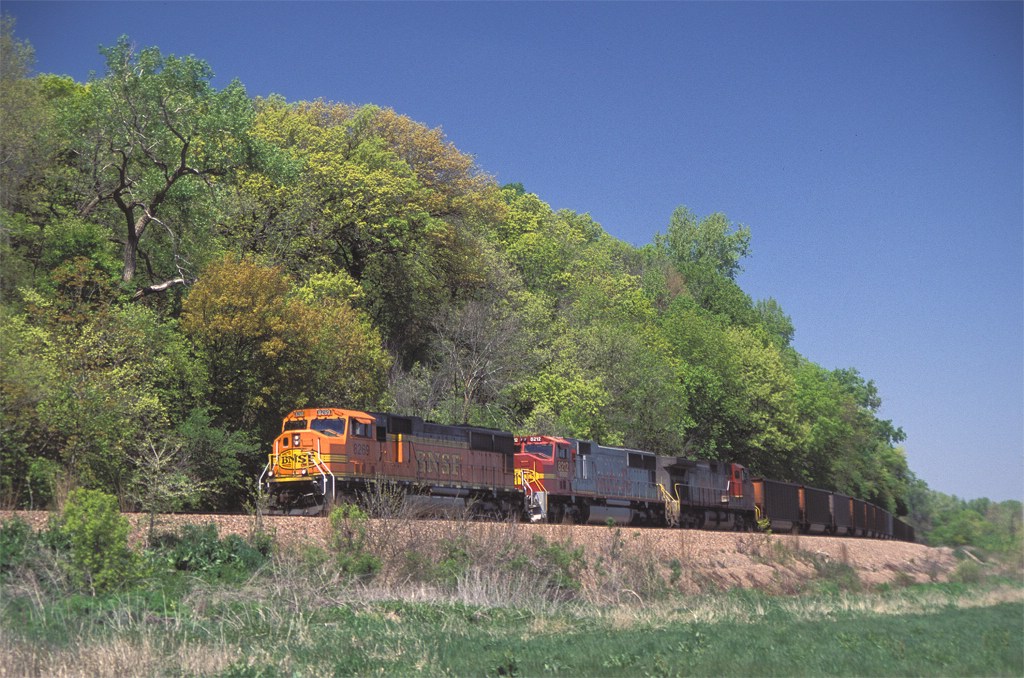 BNSF 8269 SD75M leads eastbound coal loads